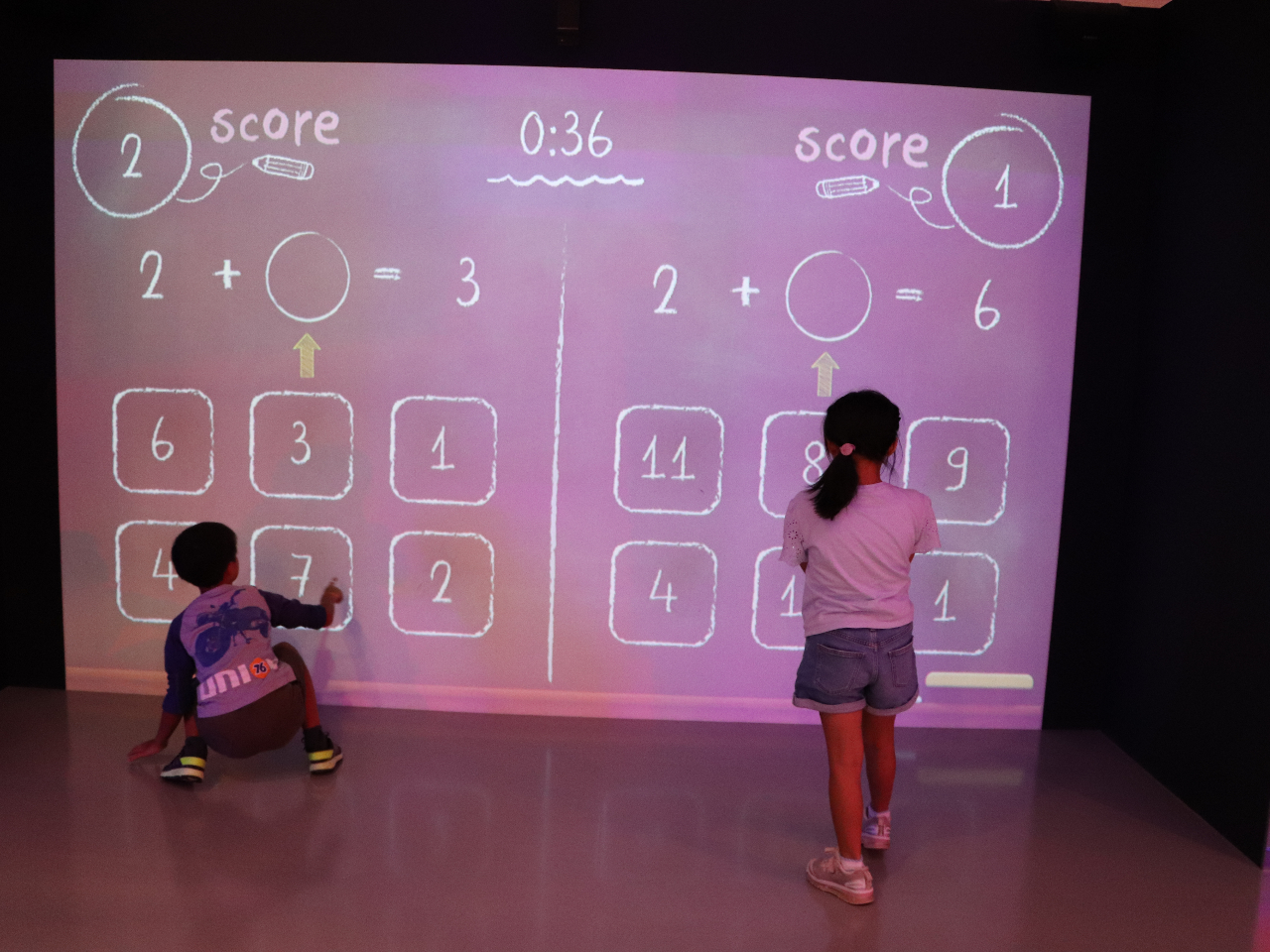 2時間遊び放題 V-World AREA クレディ・アグリコル】 16種類のコンテンツが遊び放題 体験型VRは大迫力！お一人様&雨の日OK 【ファミリー・女性・カップル】/BOSS E・ZO ...